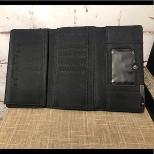 Reaction Kenneth Cole | Bags | Checkbook Size Wallet Kenneth Cole Black ...